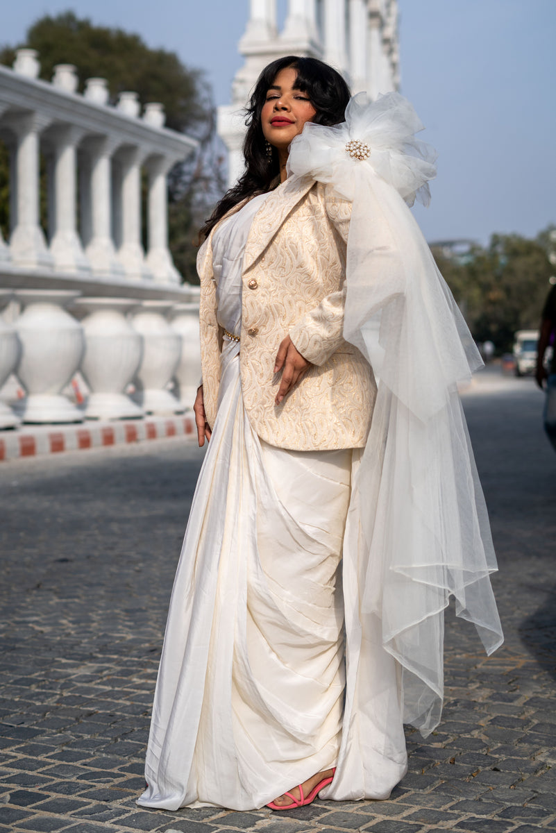 TCR CREAM PRE DRAPPED BLAZER SAREE! – TheClothingRental